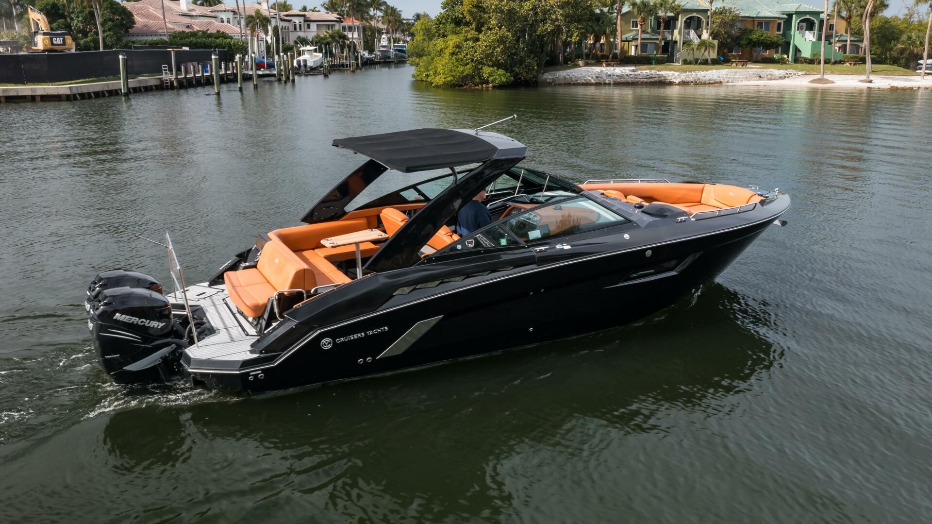 Used 2020 Cruisers Yachts 338 South Beach Edition in Fort Lauderdale ...