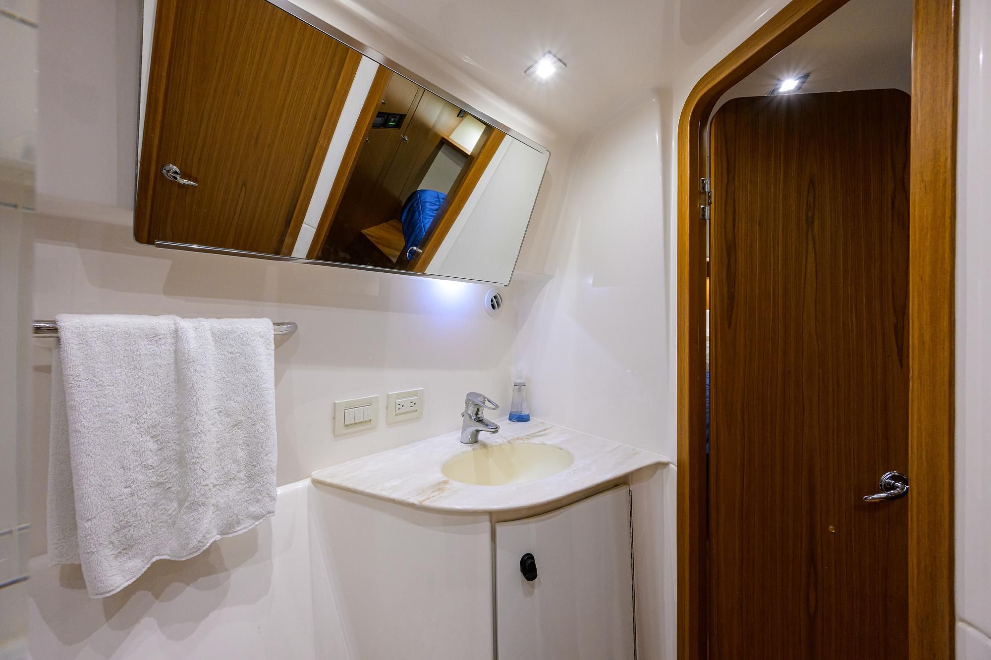 Used 2017 TIARA YACHTS 39 CONVERTIBLE | Ocean Blue Yacht Sales