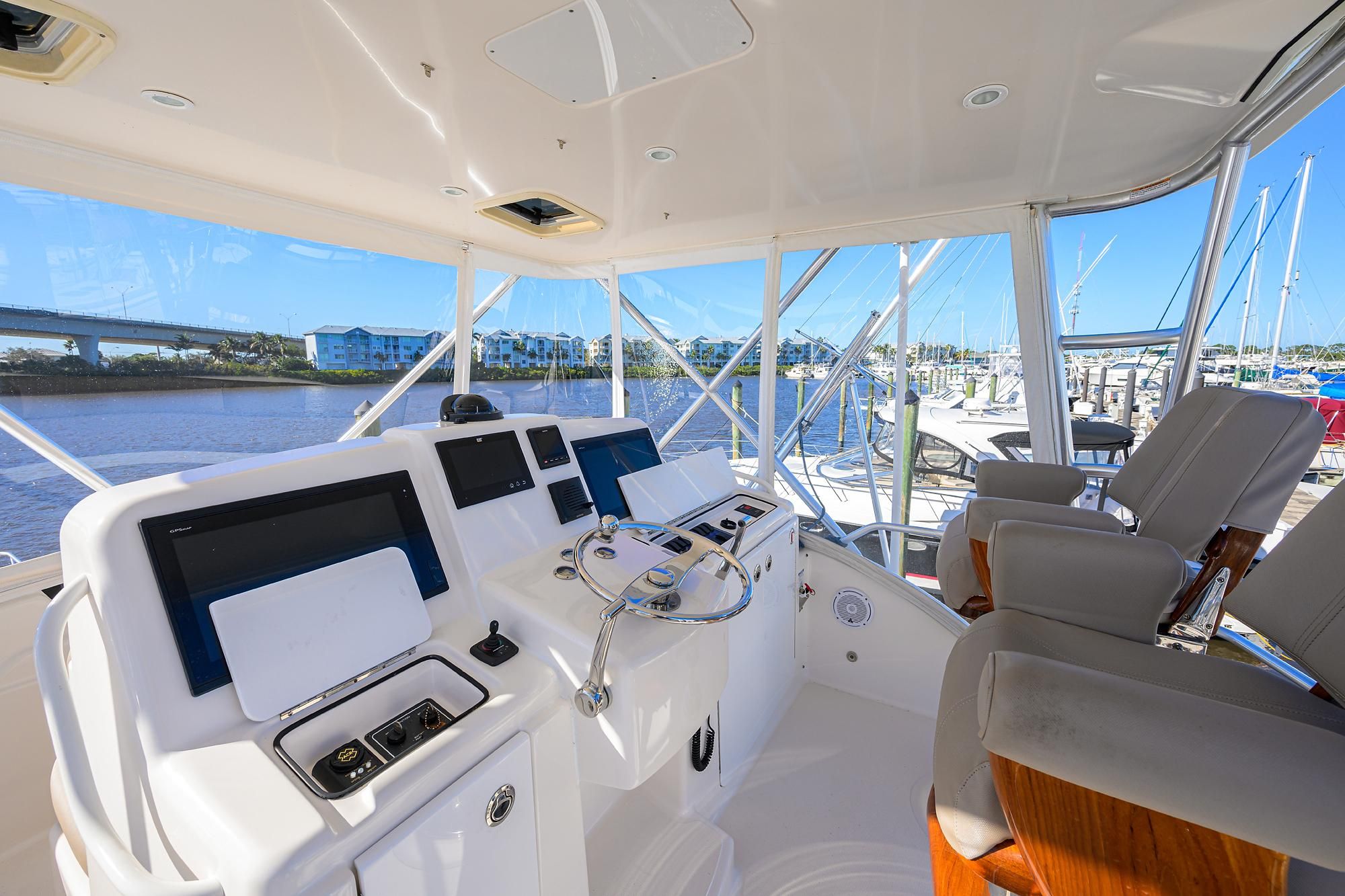 Used 2017 TIARA YACHTS 39 CONVERTIBLE | Ocean Blue Yacht Sales