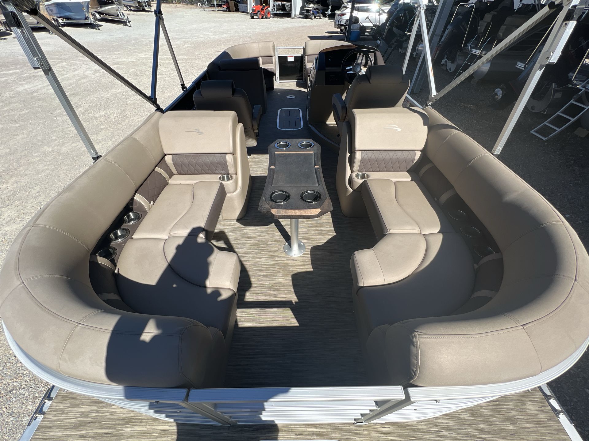 Used 2023 BENNINGTON 23 LSR in Leesville, SC | Captain’s Choice Marine