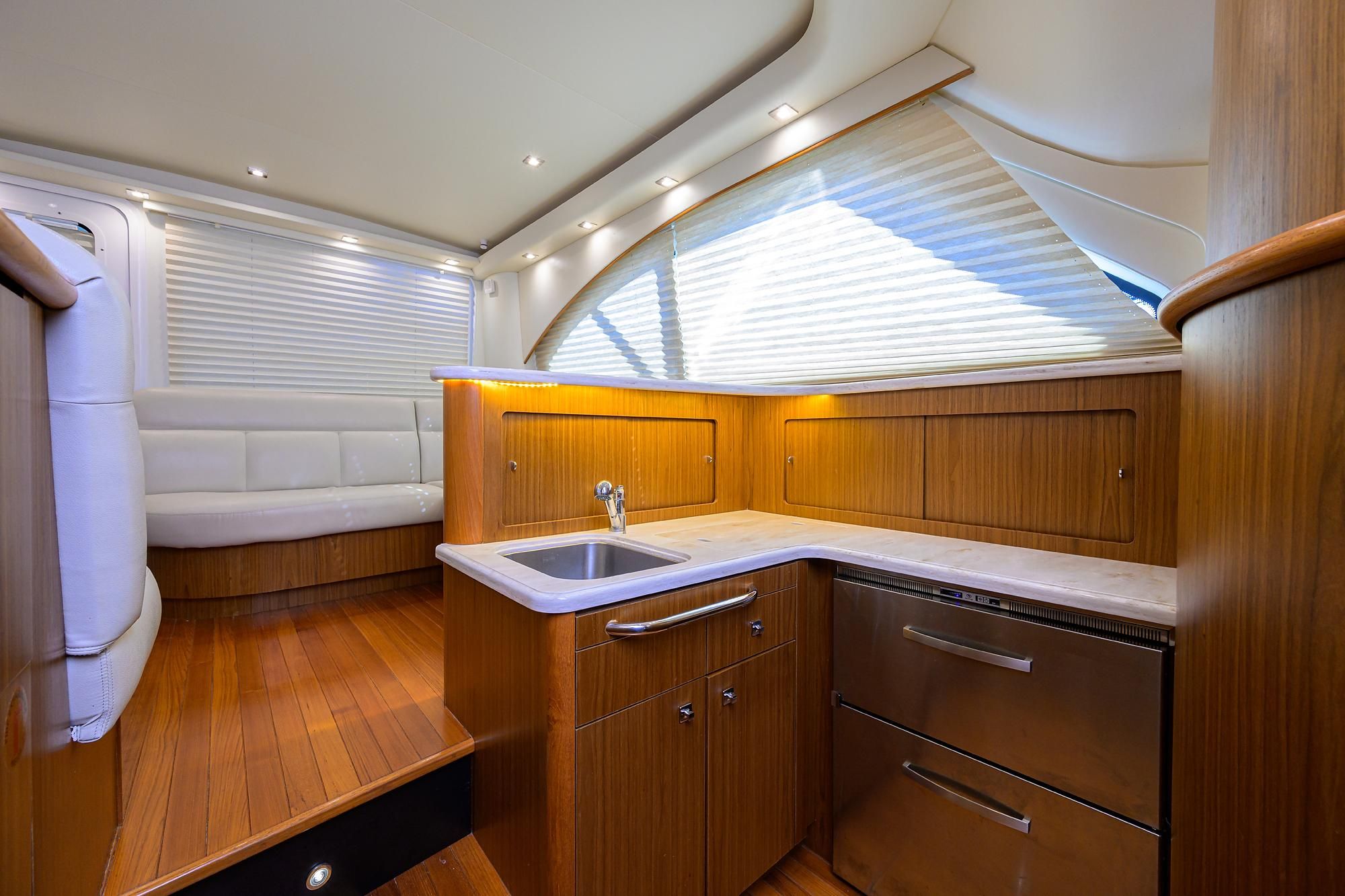 Used 2017 TIARA YACHTS 39 CONVERTIBLE | Ocean Blue Yacht Sales