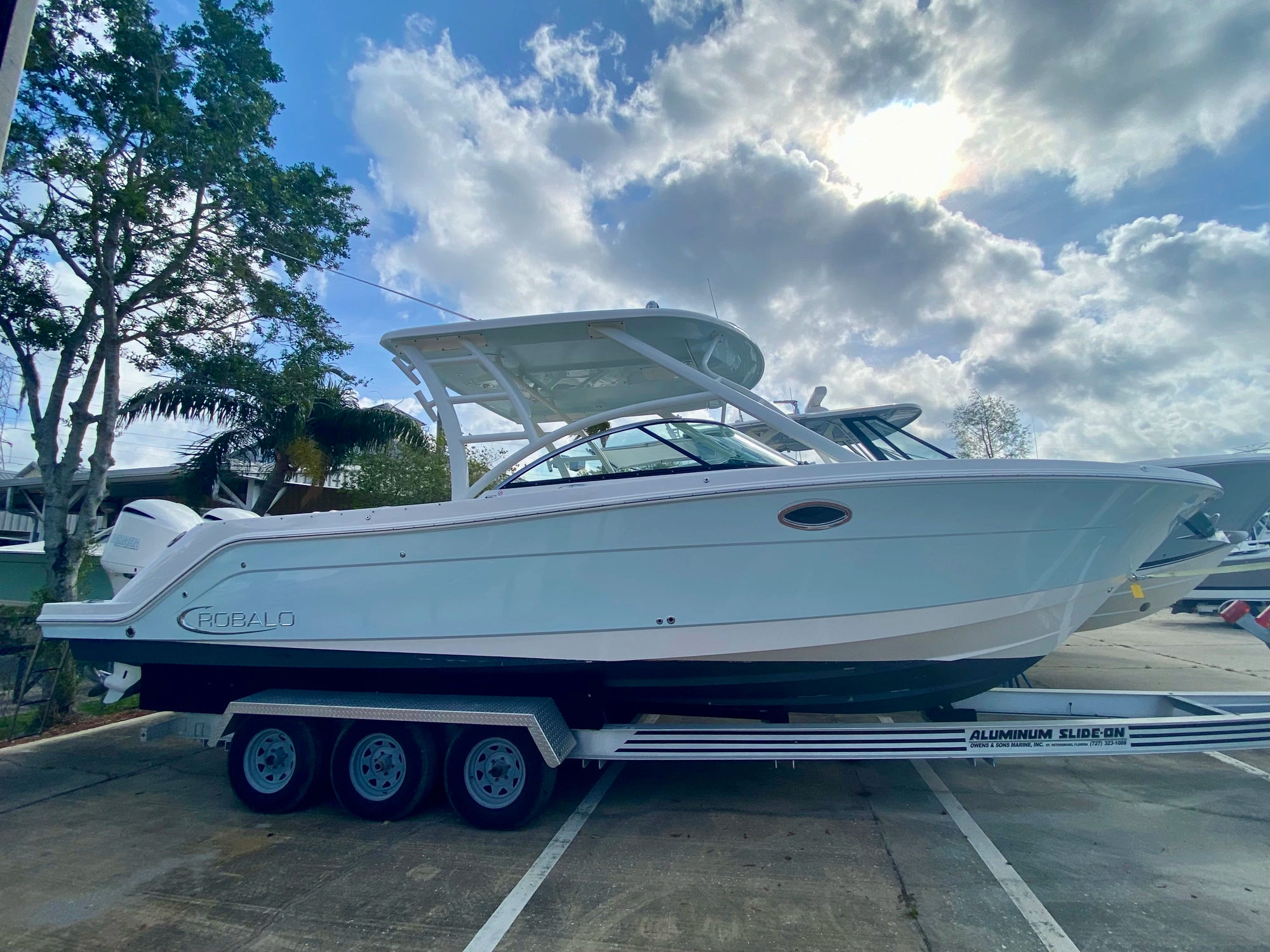 Used 2020 ROBALO 317 CC in Clearwater, Florida | Walkers Marine